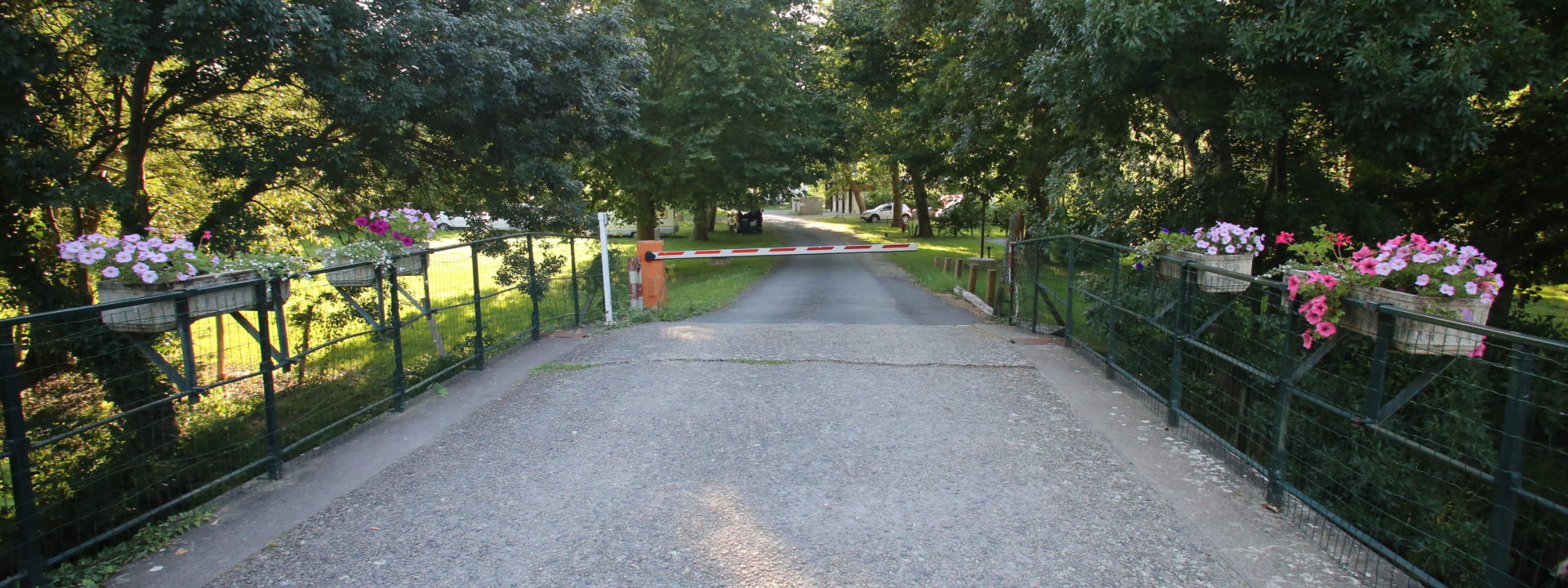 Camping Marais Poitevin à La Garette : L'Îlot du Chail
